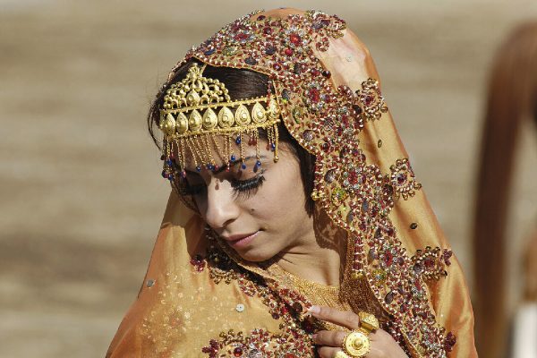 Traditional Dress of Oman – Thobe, Kuma, Dishdasha & more. - True Oman ...